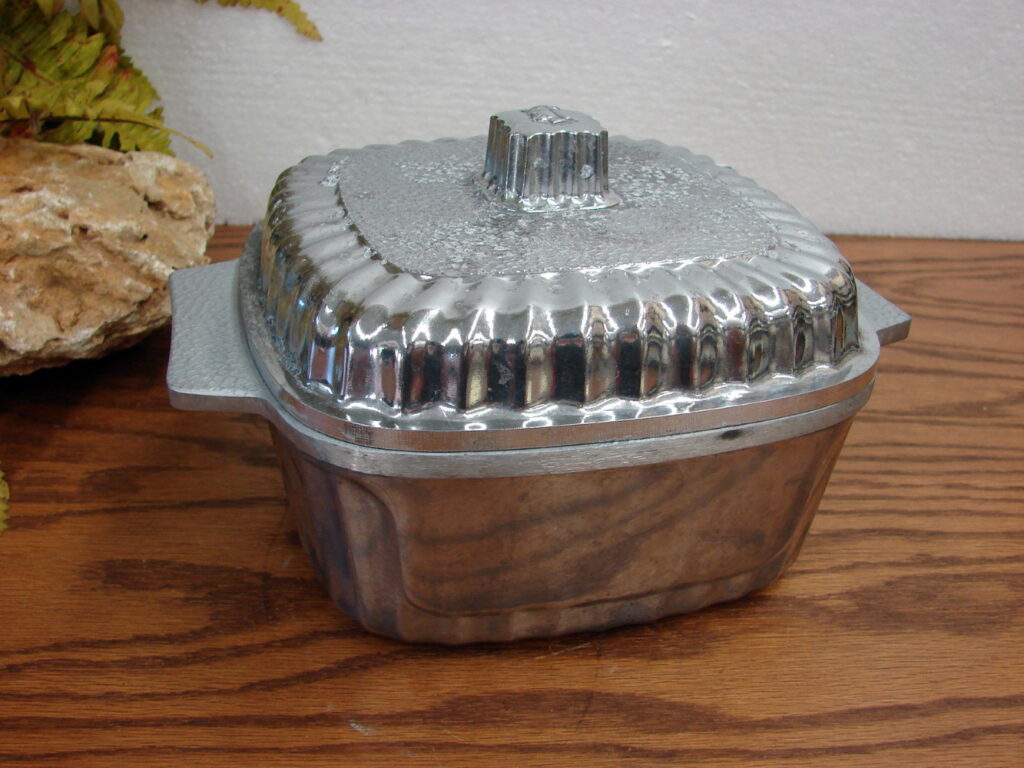 Scandinavian Nordic Ware Heavy Duty Aluminum Casserole Pot w/ Lid ...