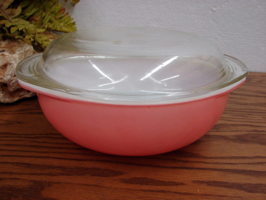 Vintage PYREX 024 Pink 2 Qt Round Casserole w/ Matching Lid - Moose-R ...