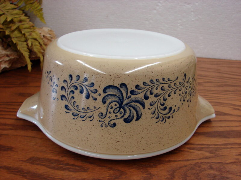 Vintage PYREX Homestead Blue Pattern #475 Cinderella Round Casserole w ...