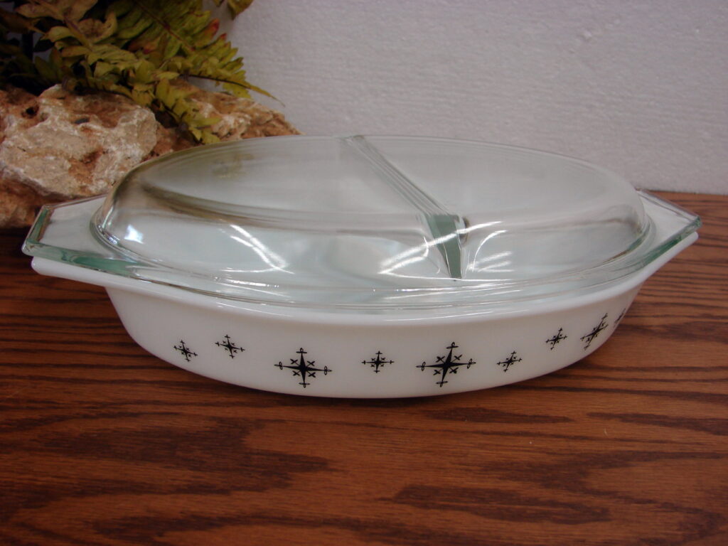 Vintage PYREX Atomic Black Star Compass Divided Dish 1 1/2 Quart w ...