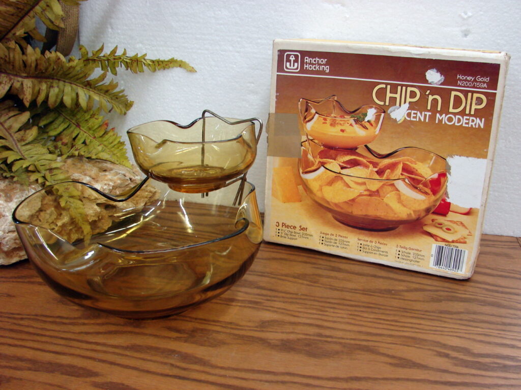 Vintage Anchor Hocking Accent Modern Honey Gold Chip Dip New In Box
