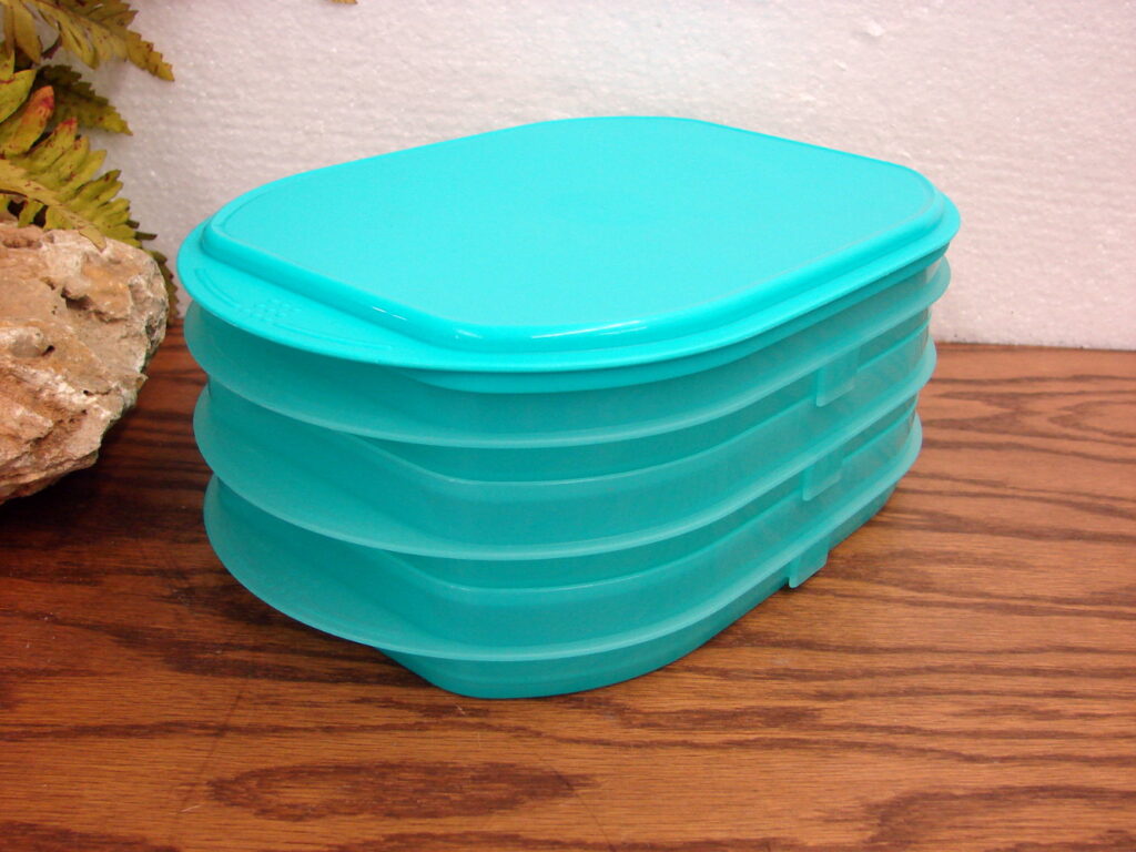 Tupperware Teal Layer Stackables Deli Keeper 4 Pc Set Lunch Kit - Moose ...