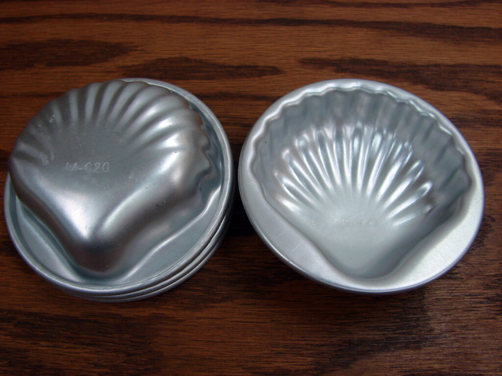 Vintage Aluminum 4 pc Seashell Clam Shell Mold 2 3/4" M-C20 - Moose-R ...